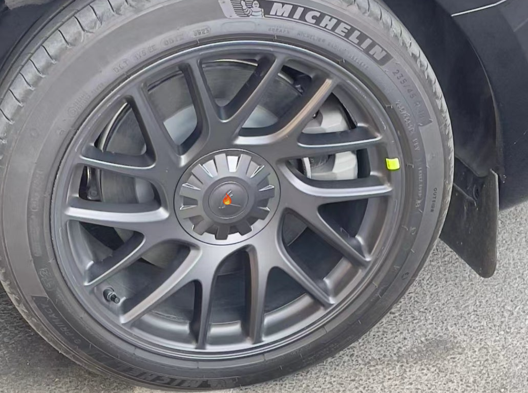 Model 3 Highland 2024: 18" Photon Rims Wheel Centre Caps (4 PCs ...